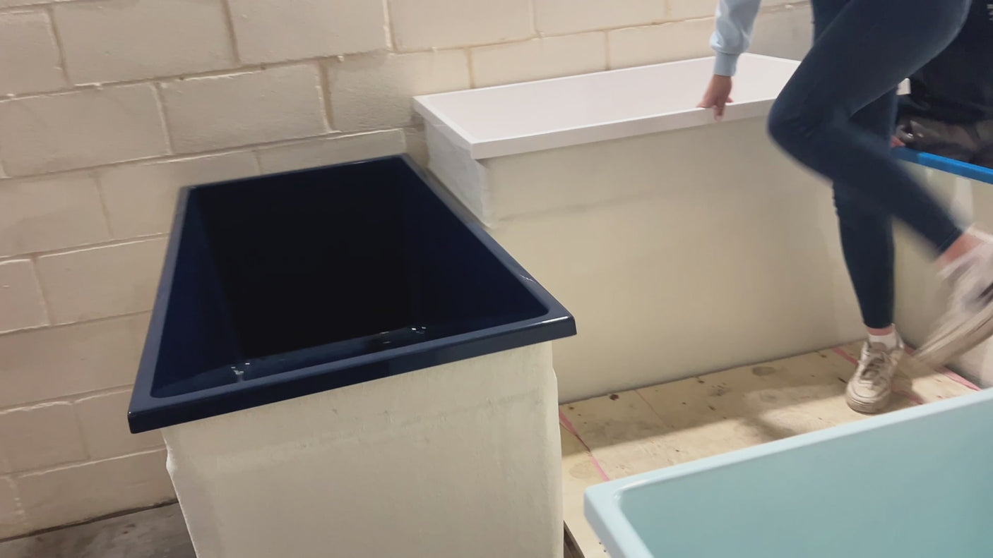 Two Person Deep Seated Soaking Tub 1500 × 700 | Omnitub